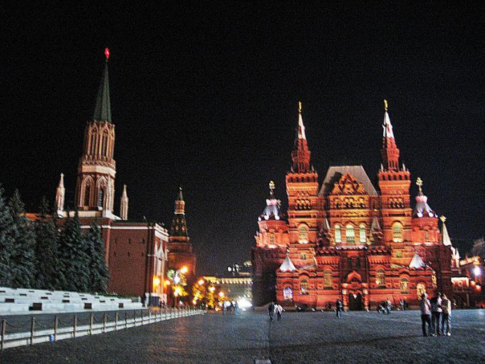 Quando i "maistos de muru" di Ghilarza realizzarono la Piazza Rossa a ...