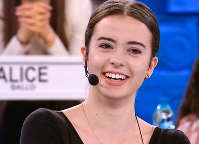 Il sindaco Truzzu premia il giovane talento della danza Carola Puddu ...