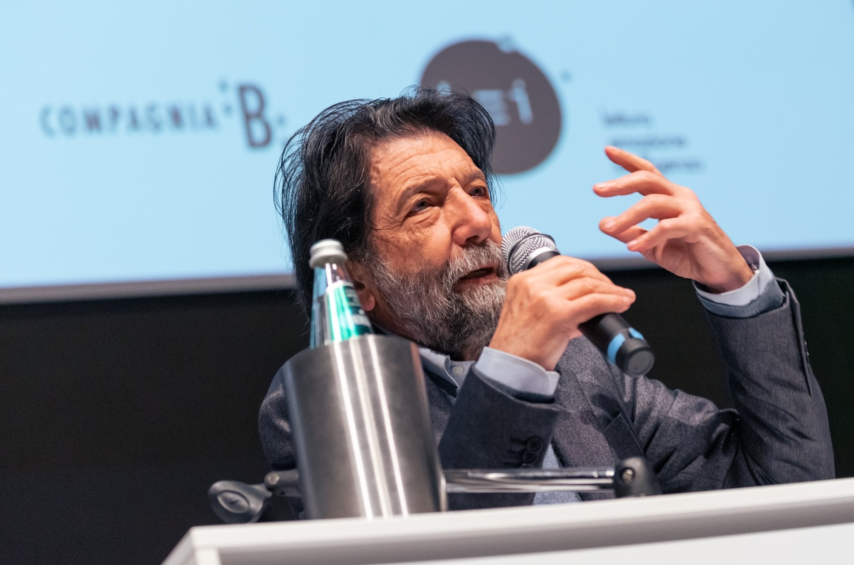 Cacciari: "L'Europa crolla, serve un nuovo linguaggio per definire chi ...