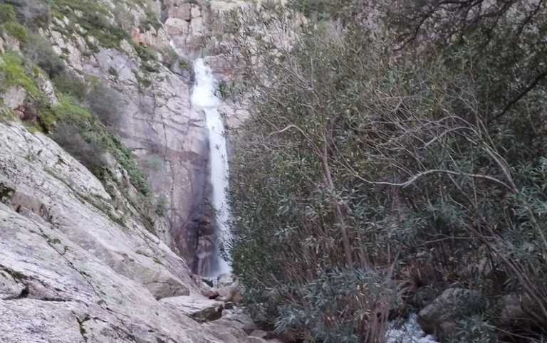 Villacidro, neve e pioggia ravvivano la cascata Sa Spendula | Sud ...