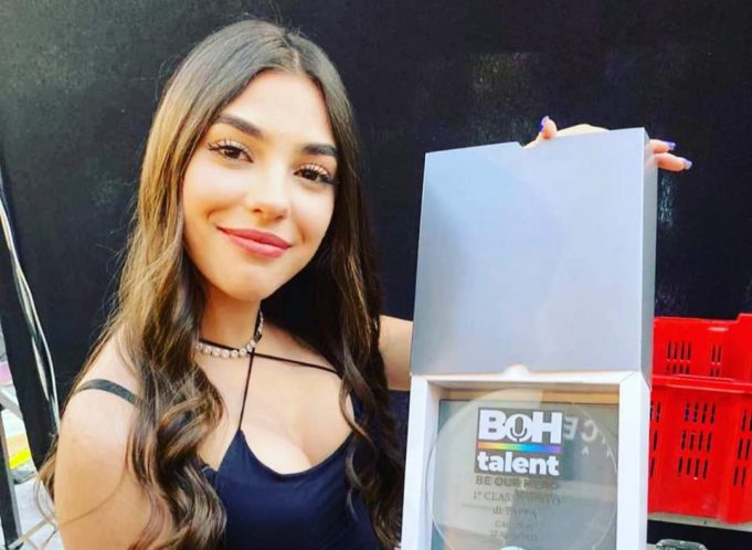 Melissa Marcelli, la giovane quartese è da record in bellezza e canto ...