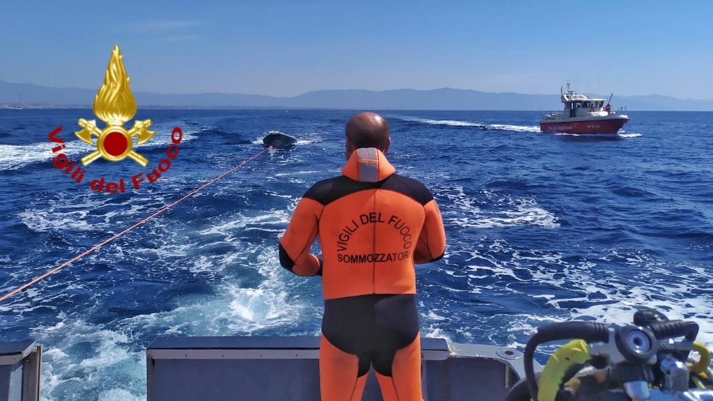 Gommone rischia di prendere fuoco nel Golfo di Cagliari: salvati i due ...